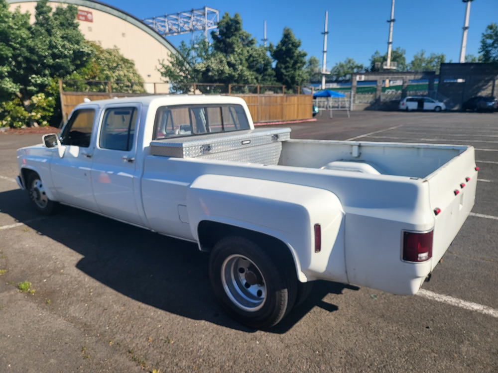 #205R - 1986 Chevrolet Silverado C30 Pickup | MAG Auctions